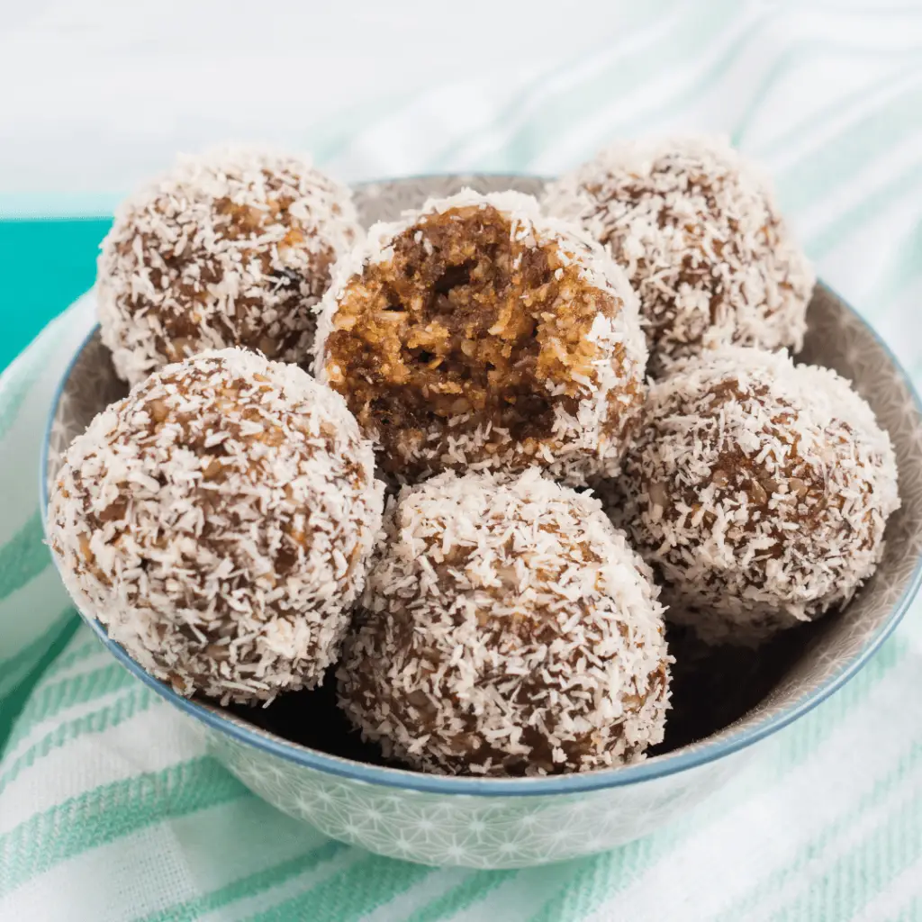 Energy balls - the perfect snack - Pure Holistic Wellness